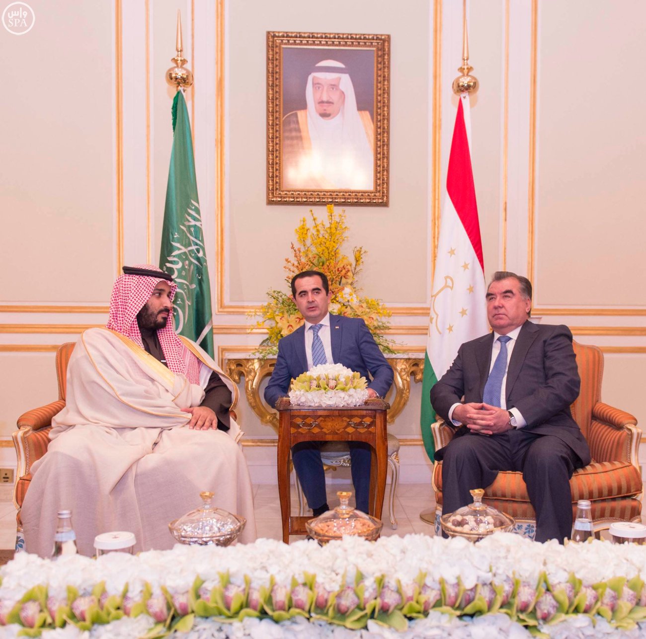 ولي ولي العهد يلتقي رئيس طاجيكستان ويبحثان فرص التعاون الثنائي وعدد من