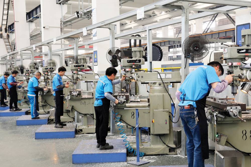 "كورونا" يطيح بالآفاق الإيجابية للاقتصاد العالمي .. آثار الفيروس تفوق ...