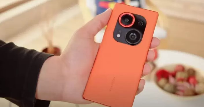 The launch of a Chinese phone with several features, most notably a ...