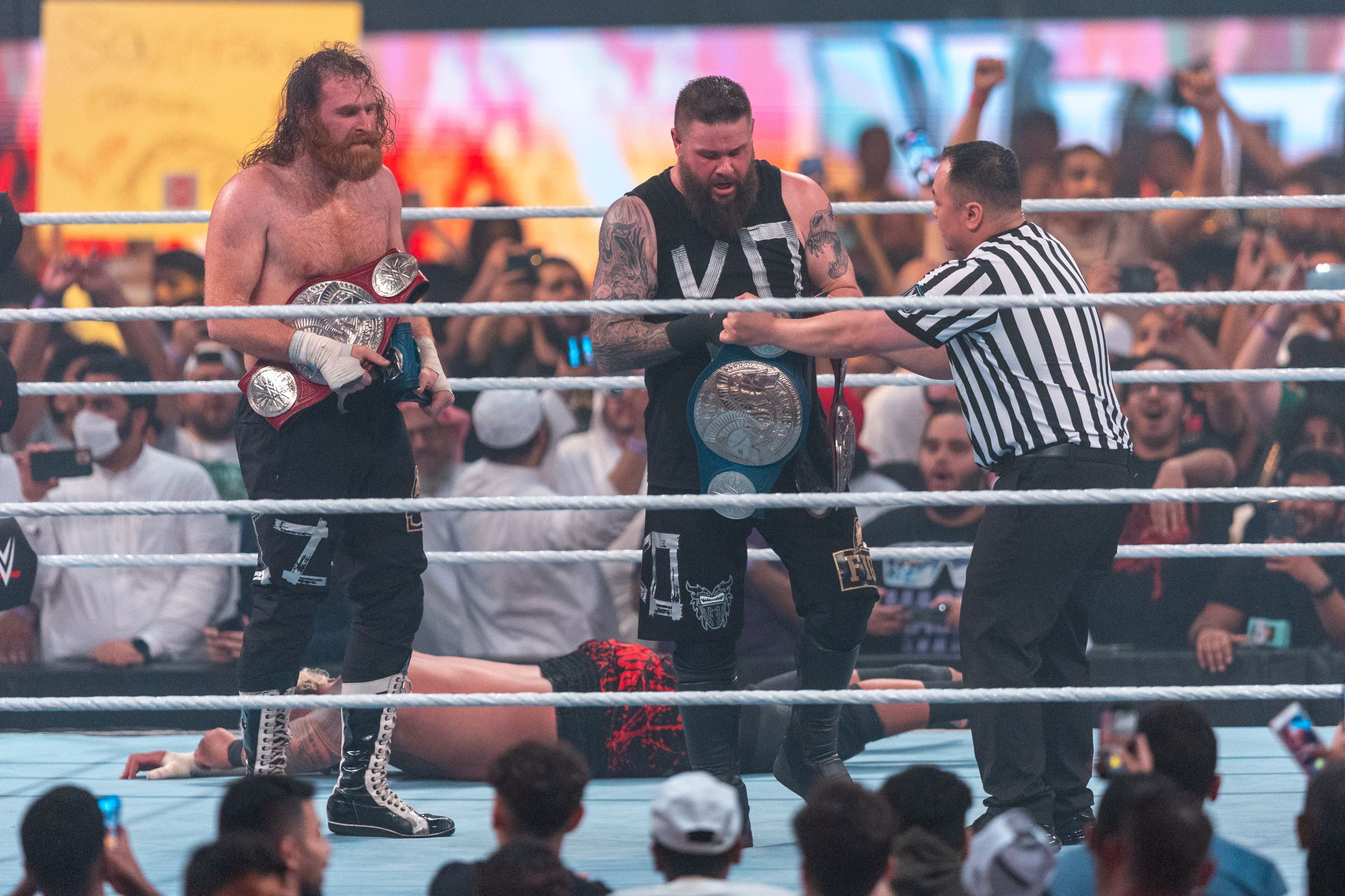 سيث رولينز يرفع حزام العالم للوزن الثقيل في WWE ليلة الأبطال | الاقتصادية