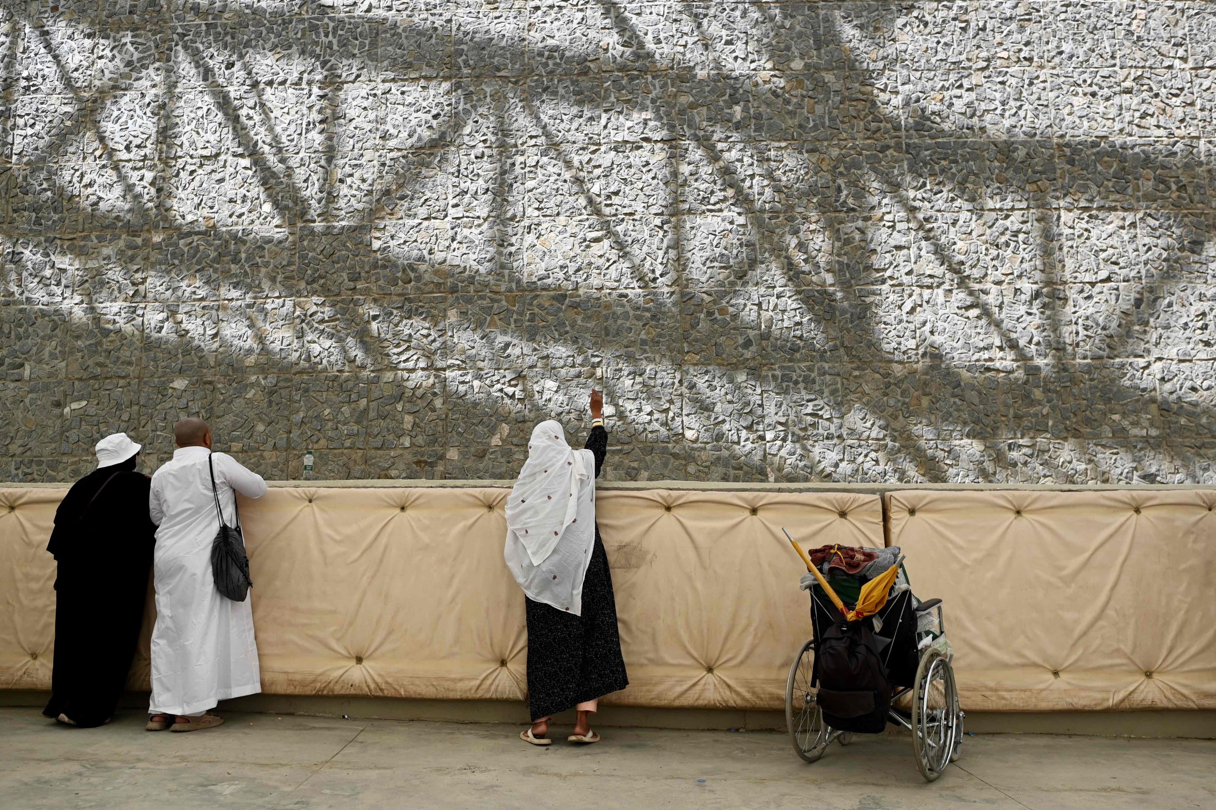 رمي الجمرات بكل سلاسة | صحيفة الاقتصادية